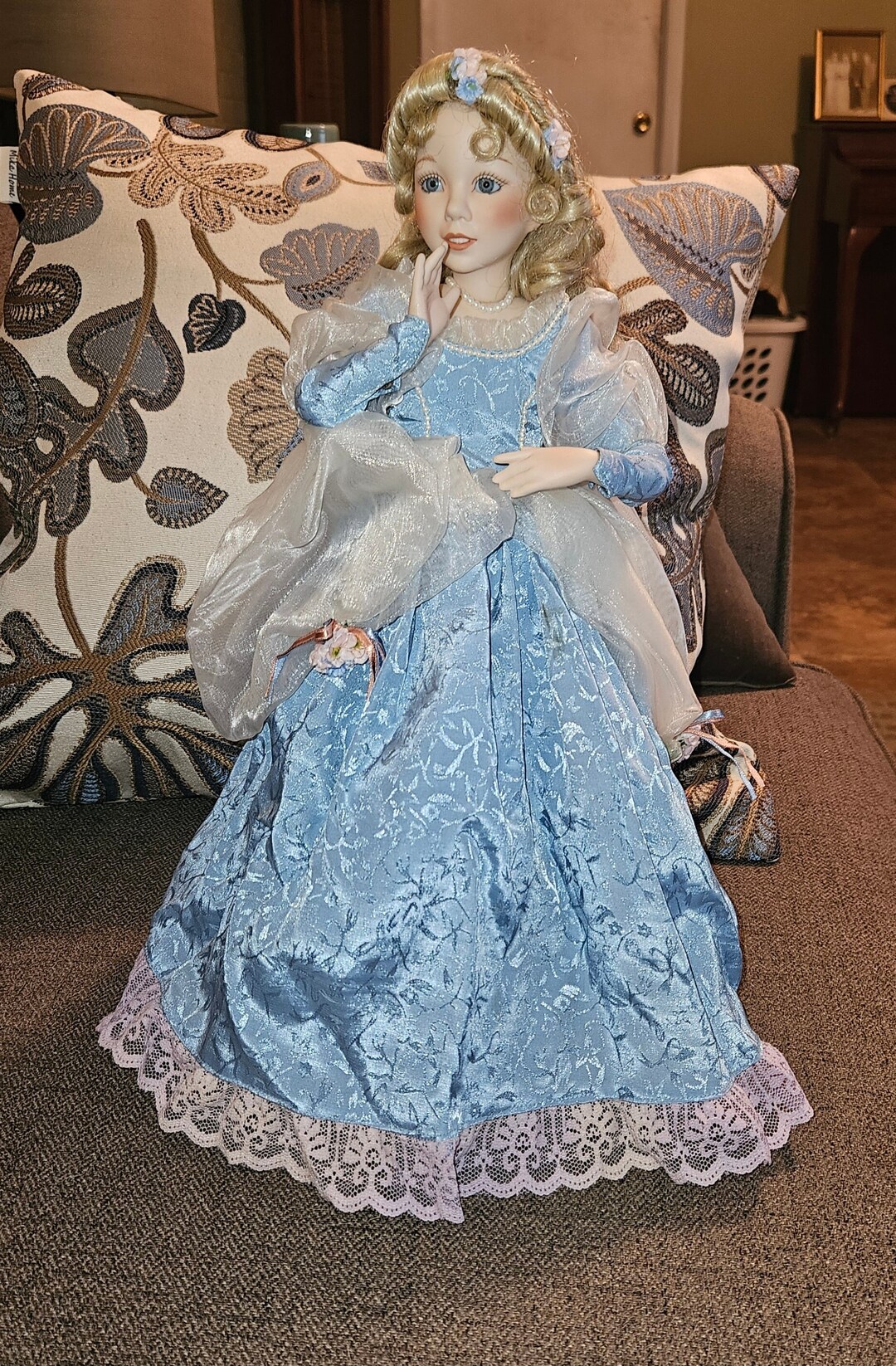 Beautiful Vintage Ashton Drake 'cinderella' Doll Designed by Dianna ...