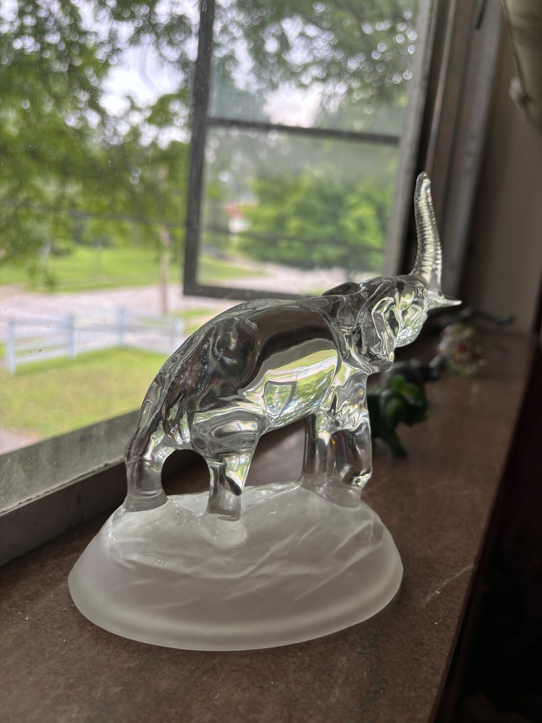 Cristal D'arques-durand Clear Elephant on Frosted Dome Base Animal ...