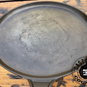 Gatemark #7 Cast Iron Round Griddle With Fancy Handle, 1800s. Still ...