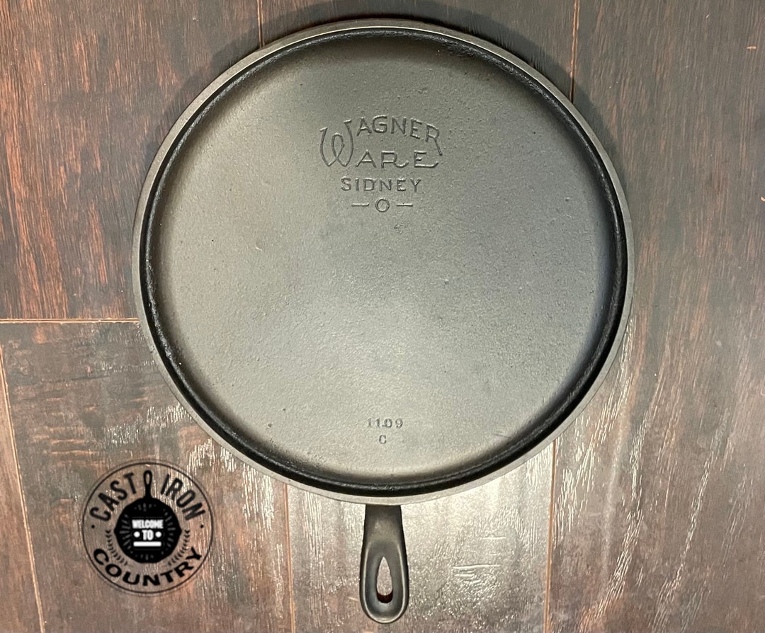 Wagner #9 Round Griddle, Stylized Logo, 1109 C. Classic Cast Iron Pan ...