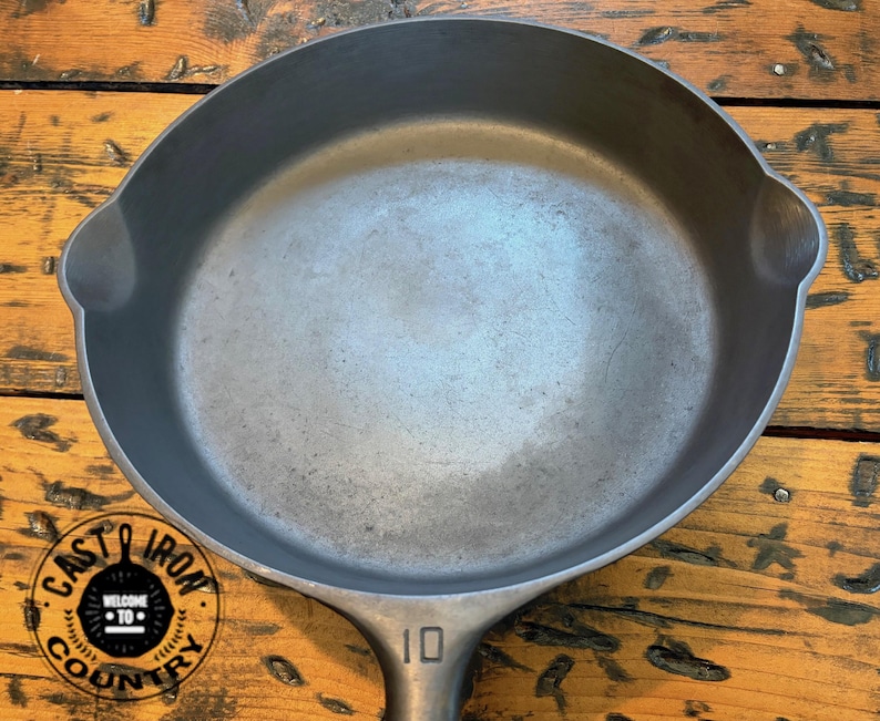 Griswold #10 Small Block Logo Cast Iron Skillet Smooth Bottom Early ...