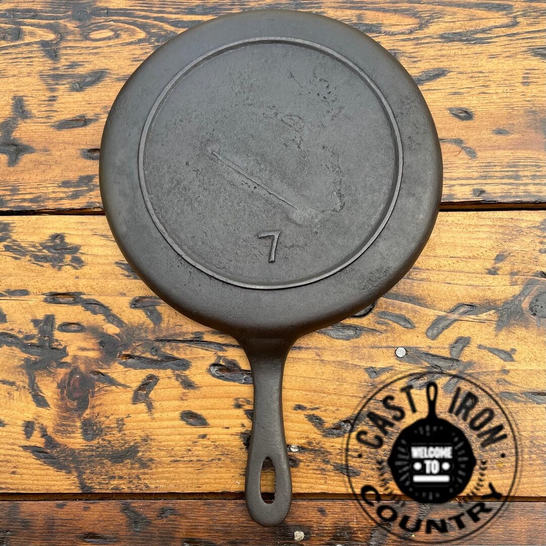 Gatemark #7 Cast Iron Round Griddle With Fancy Handle, 1800s. Still ...