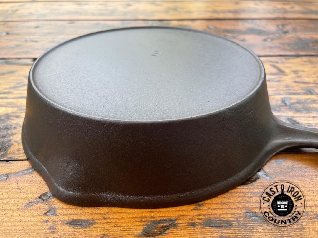 Vollrath #5 Unmarked Cast Iron Skillet With Heat Ring. Beautiful ...