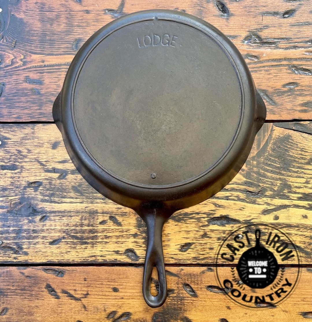 Lodge 8 One-notch Arc Logo Cast Iron Skillet With Raised Number ...