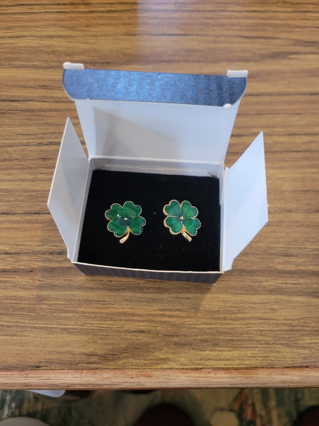 Vintage Avon Lucky Shamrock Pierced Earrings W/surgical Steel Posts - Etsy