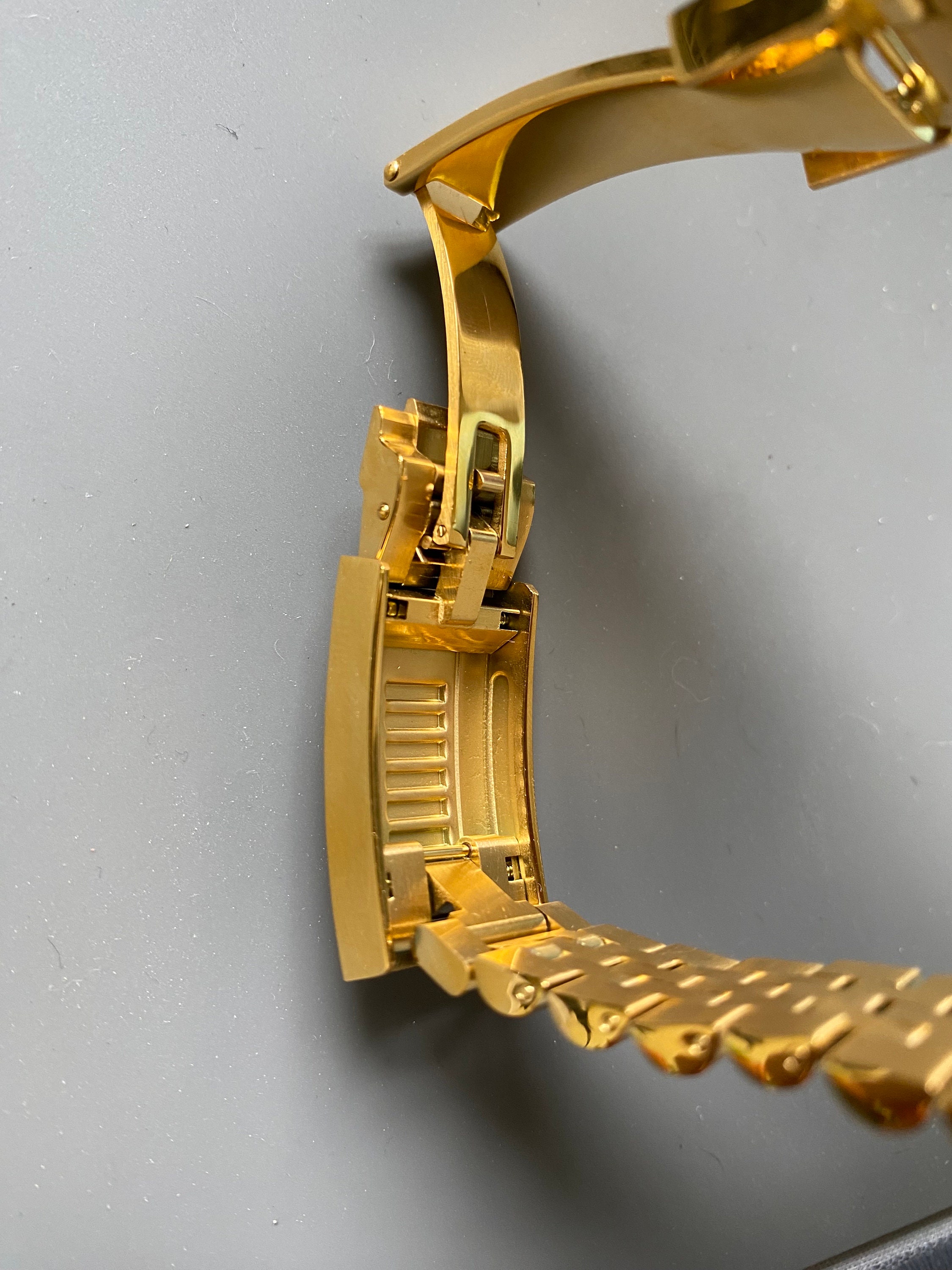 Gold GMT Automatic Divemaster Watch: Sapphire Crystal, Ceramic Bezel ...