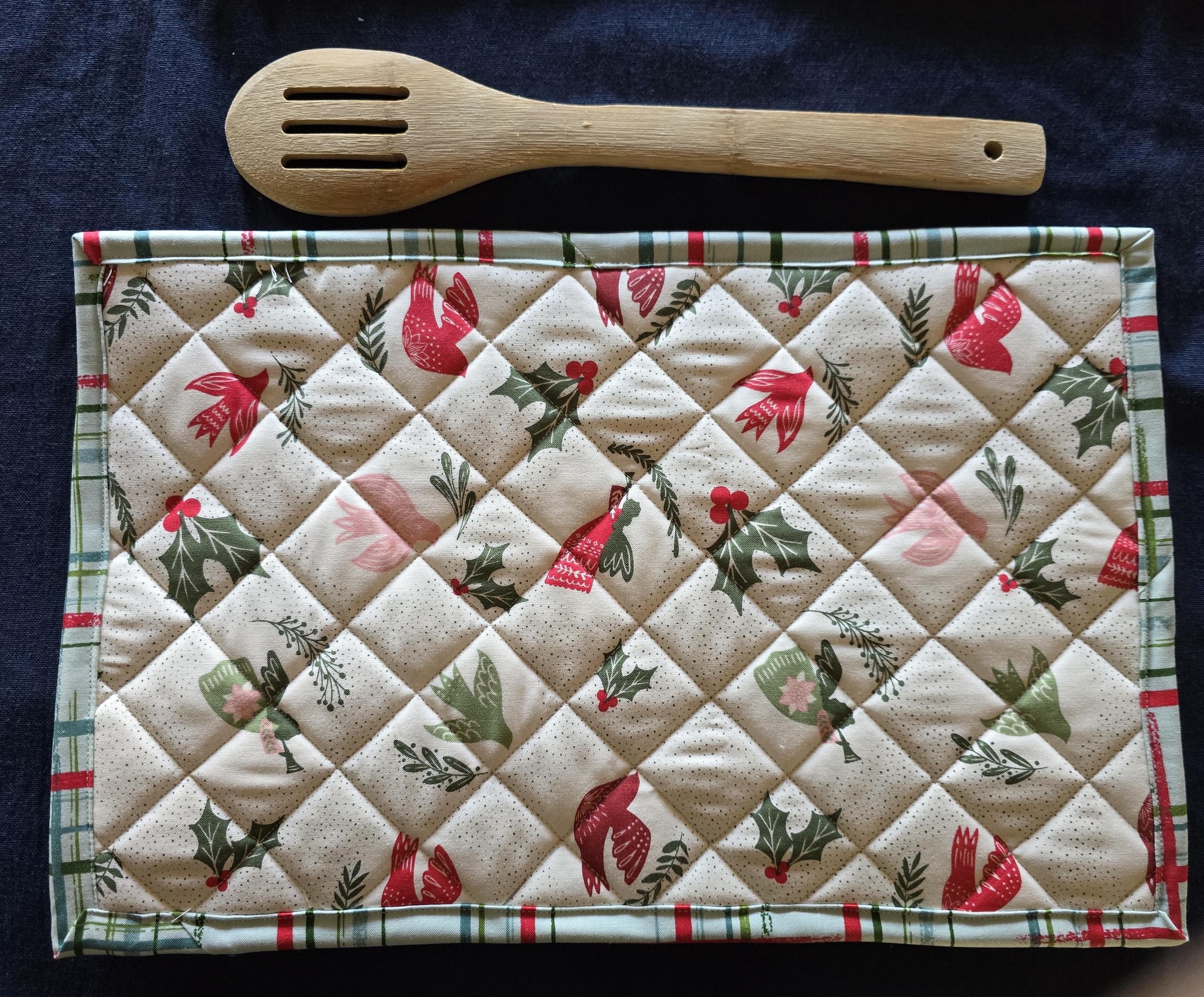 Quilted Hot Pad, Trivet, Large Hot Pad, Casserole Hot Pad, Christmas ...