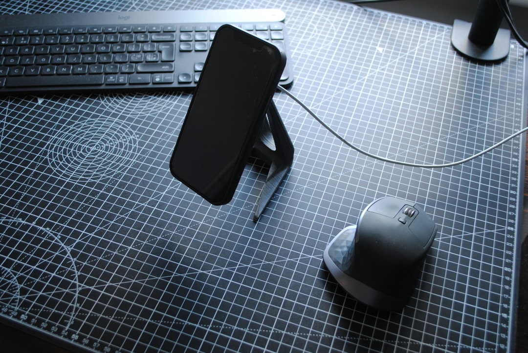 Magsafe Charging Desk Dock Station Minimal Angular Design 3D Printed ...
