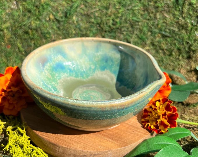 Small Green Mixing Bowl With Spout - Etsy