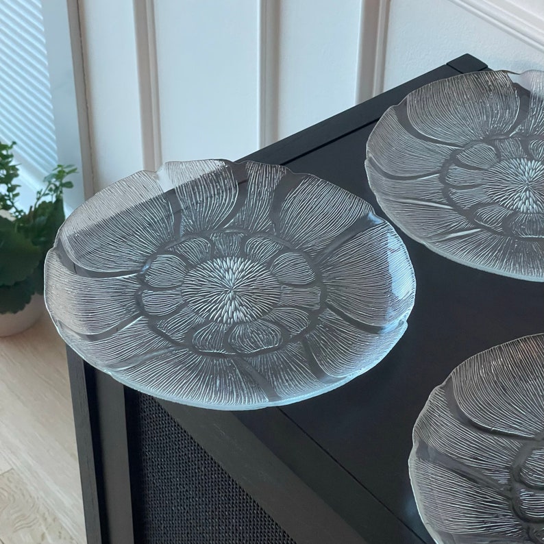 Vintage Large Dinner Plate Set of 4 Arcoroc Fleur Clear Pressed Glass ...