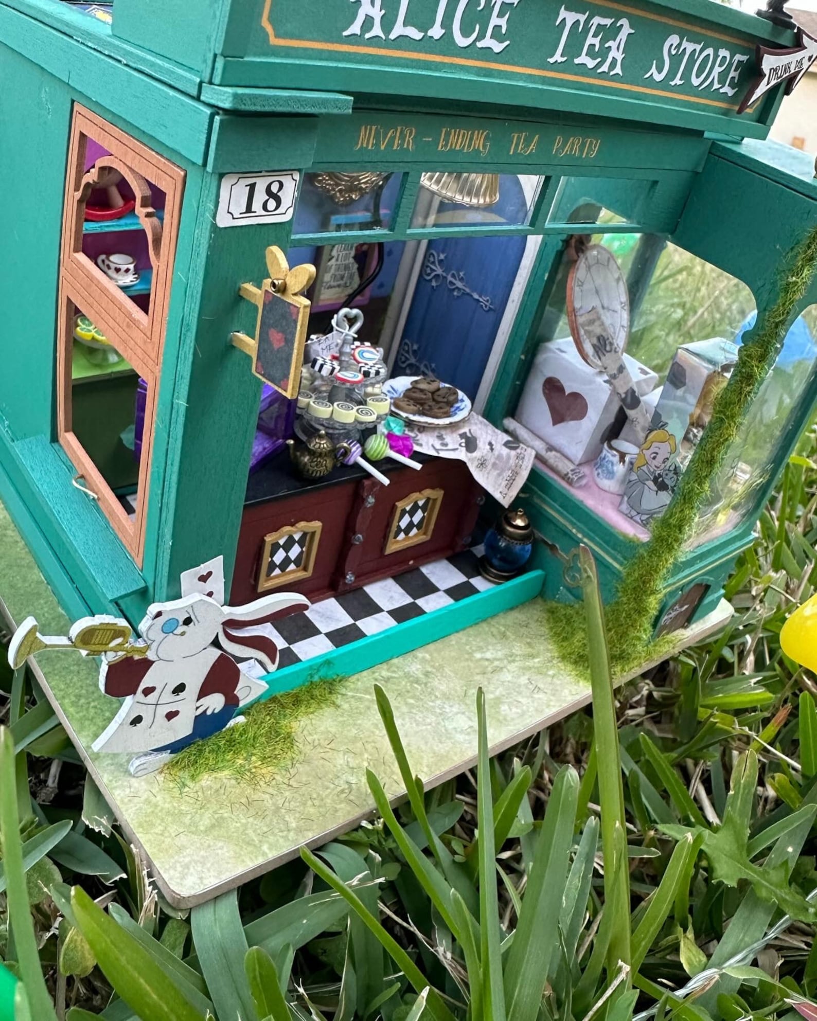 Mini Alice in Wonderland - Etsy