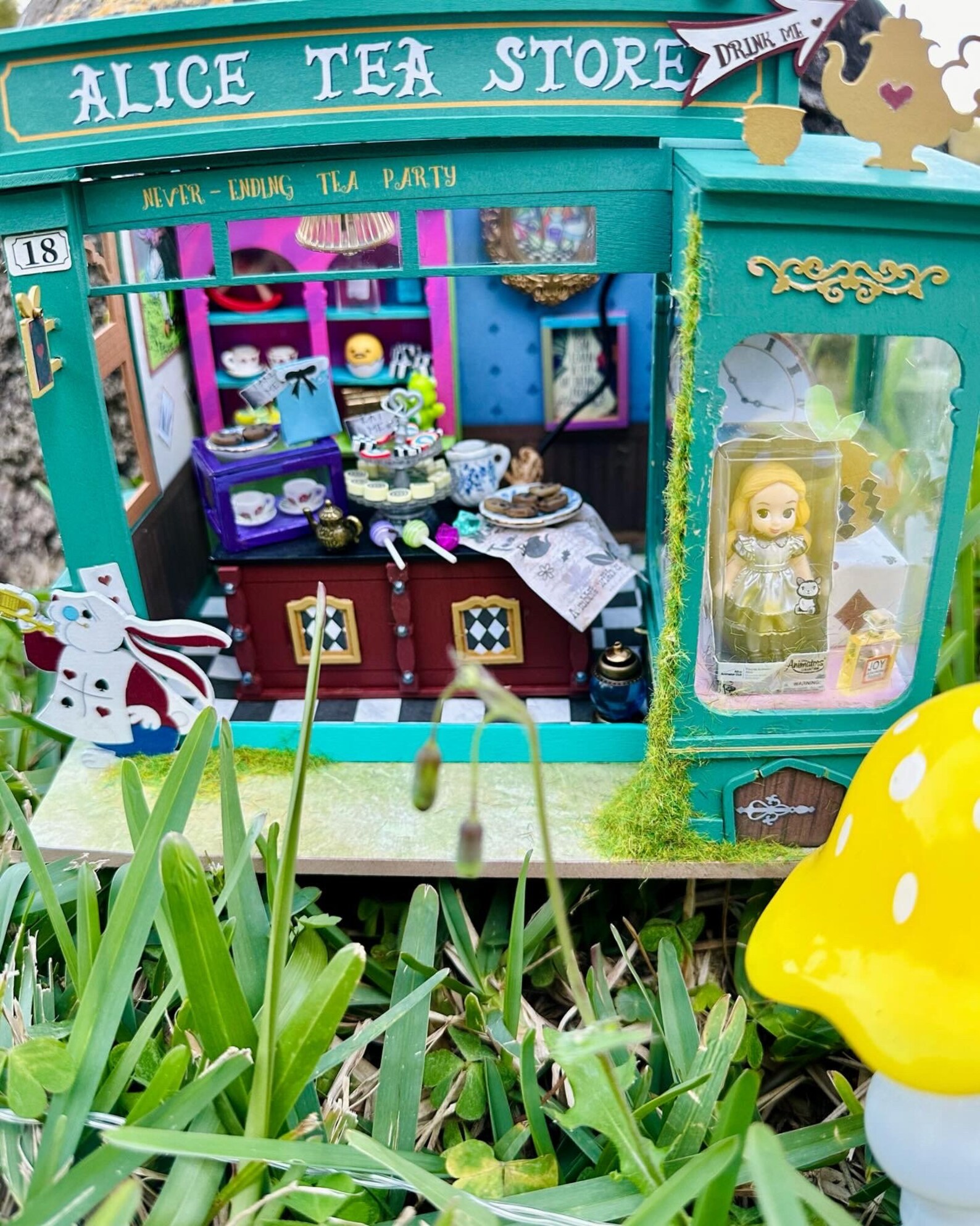 Mini Alice in Wonderland - Etsy