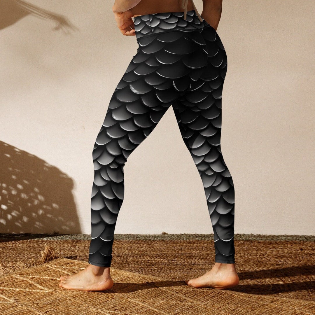 Black and White Fish Scale Leggings / Fish Yoga Pants Aquarium Leggings ...