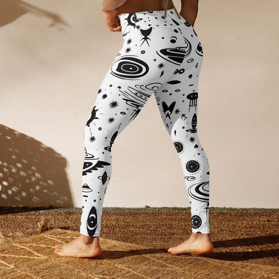Light Alien Leggings / Alien Yoga Pants Space Theme Legwear Ufo Print ...