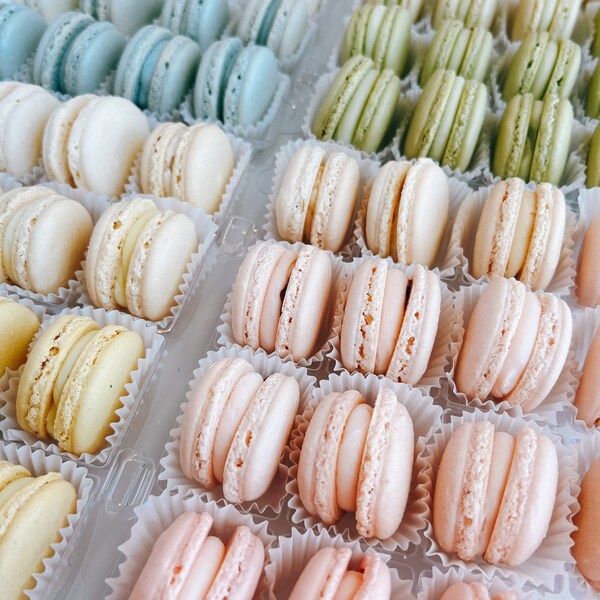 Macaron Sampler 12 Set French Macarons, Includes All Specialty Favors ...