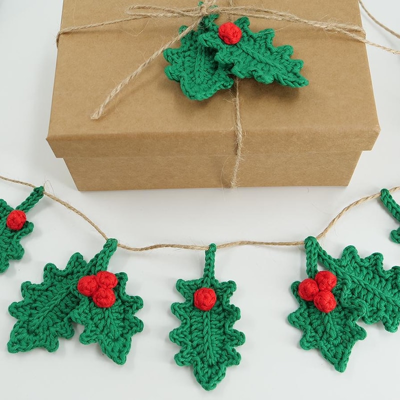 Holly and Berries Garland - Etsy