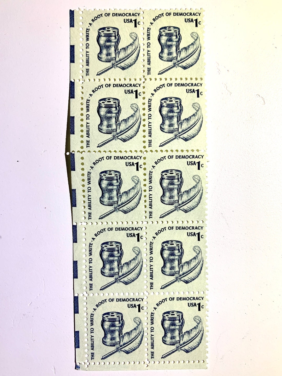 1977 American Series: Inkwell and Quill 1-cent Stamps (U.S. Stamp #1581 ...