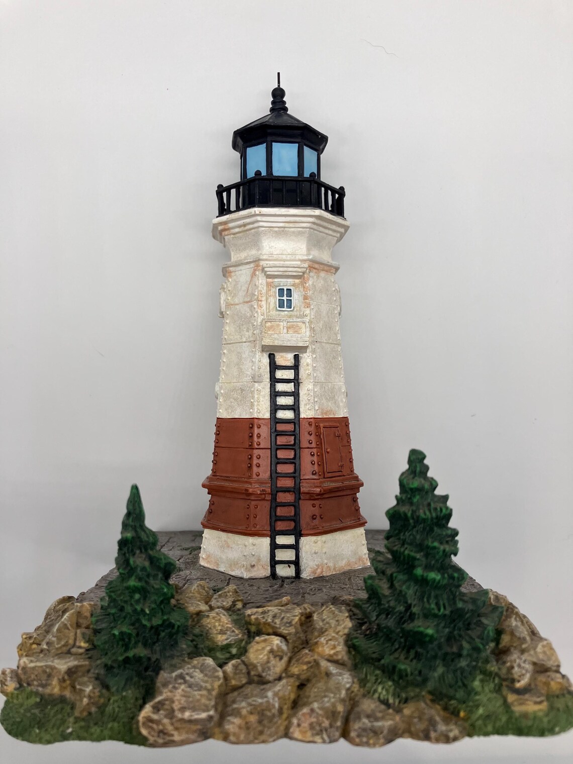 Vintage Silent Sentinel Lighthouse Figurine by Ben Richmond Limited ...