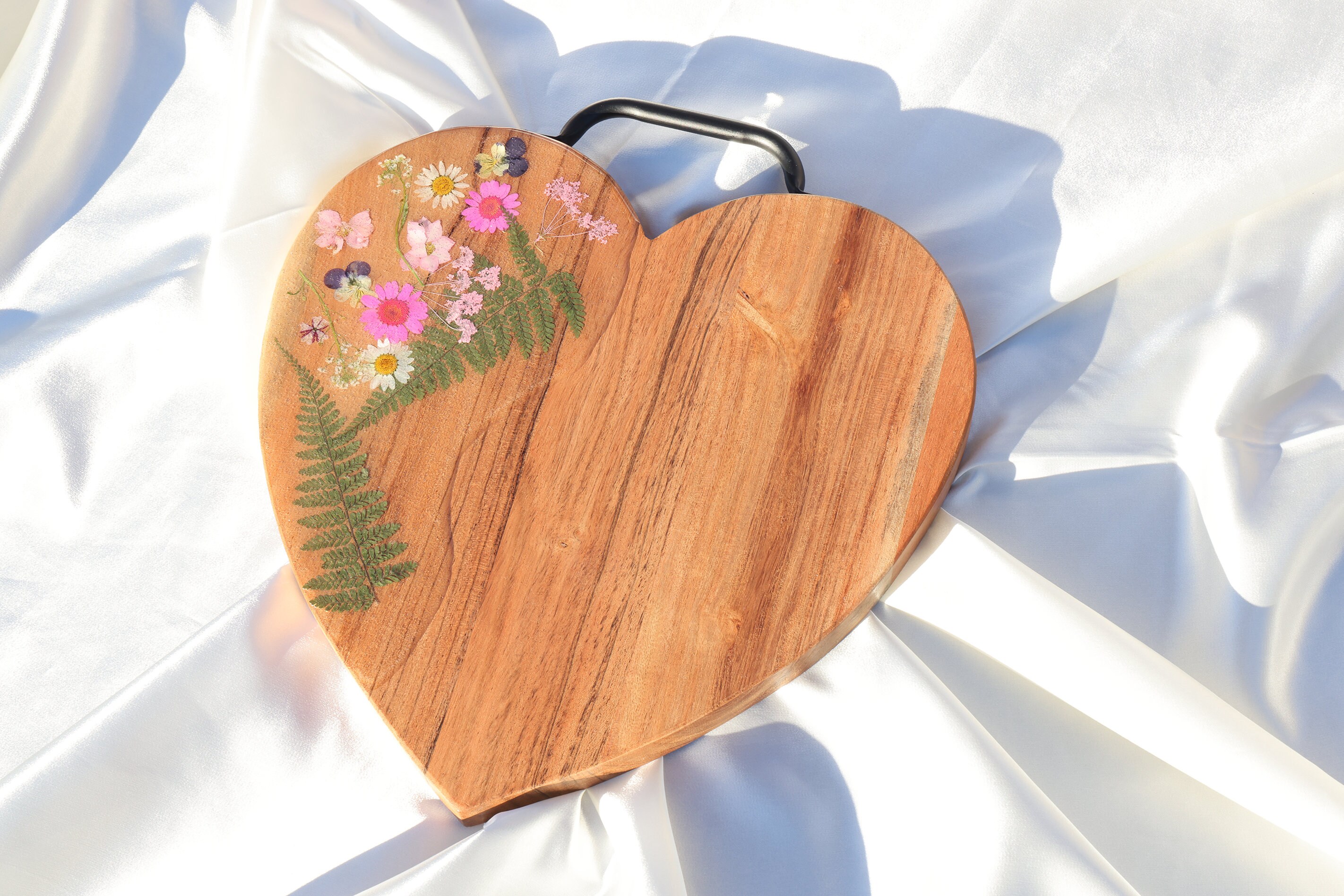 Heart Shaped Pink Flower Charcuterie Board | Floral Resin Board ...
