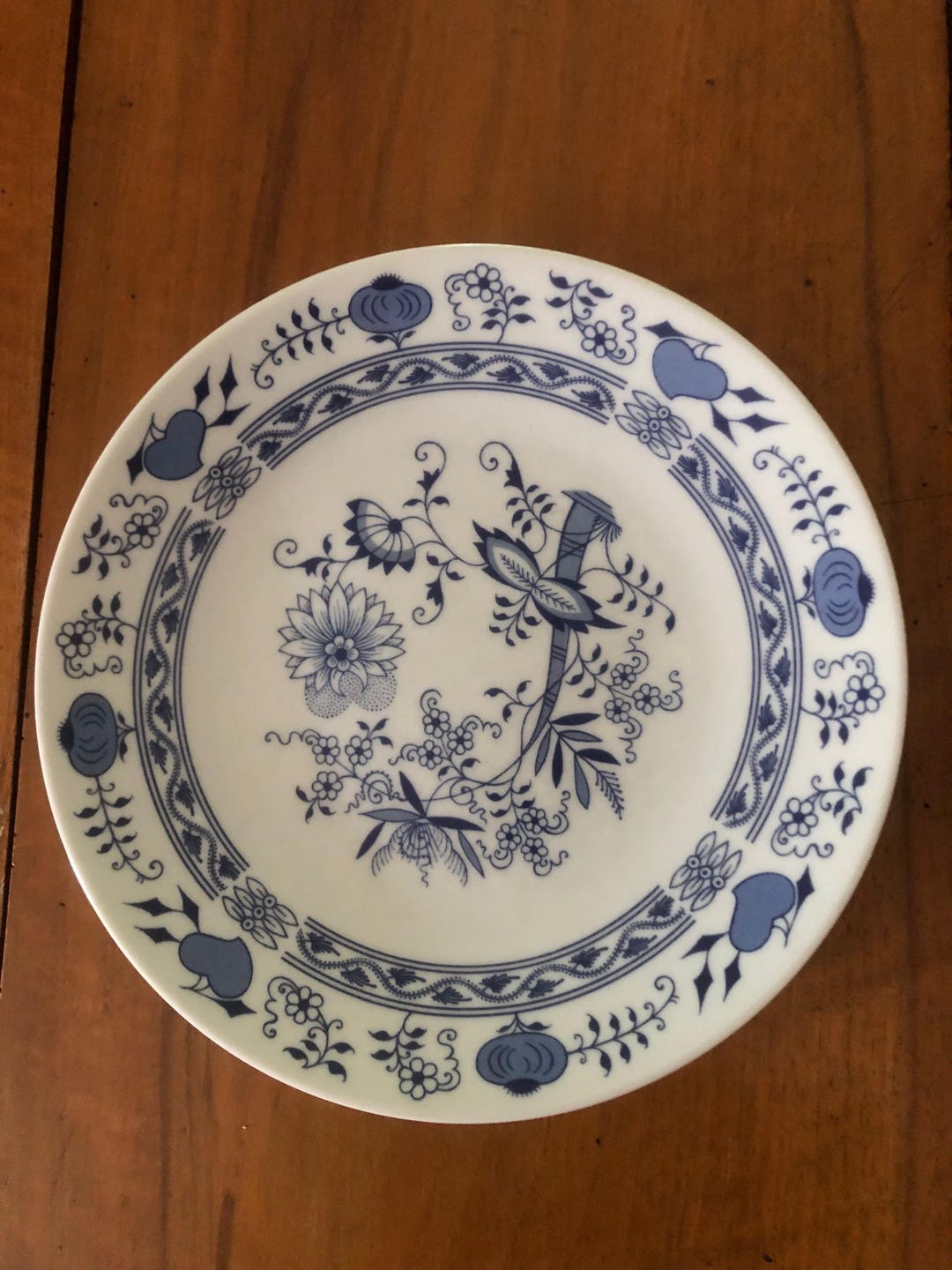 6 RARE PLATES Blue Onion Plates From the Famous THUN Porcelain ...