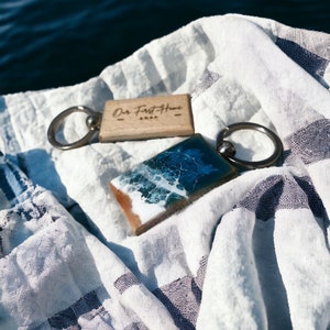 Personalized Ocean Keychain, Custom Resin Keyring, Unique Coastal ...