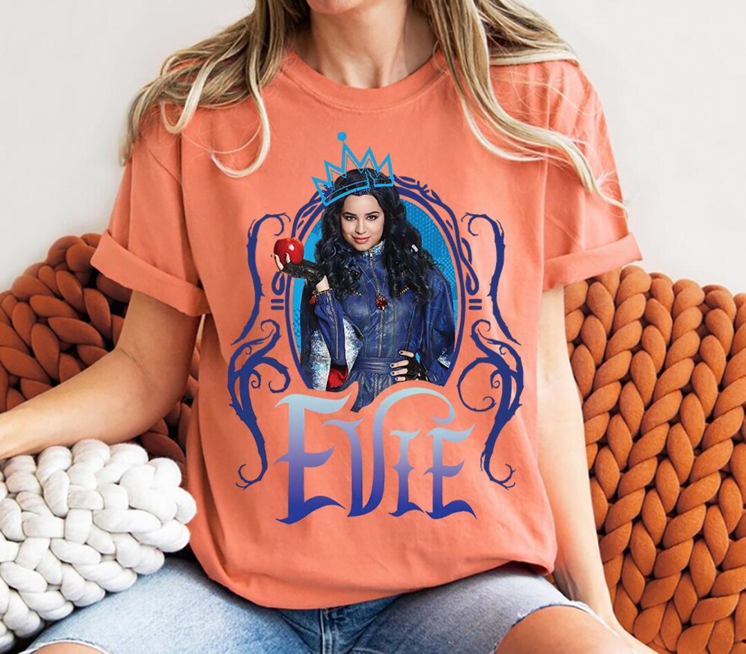 Descendants Evie Portrait Comfort Colors T-shirt, Magic Mirror Poison ...