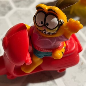 1988 Qty of 4 Mcdonalds Garfield Jeep/ Skateboard/ Scooter/and ...