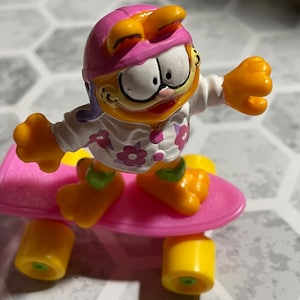 1988 Qty of 4 Mcdonalds Garfield Jeep/ Skateboard/ Scooter/and ...