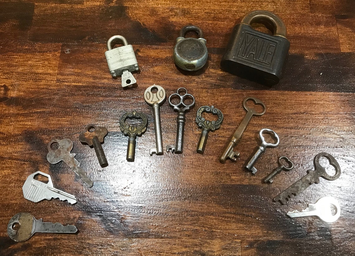 Vintage Huge Lot of Locks yale Skeleton and Clock Keys | Etsy