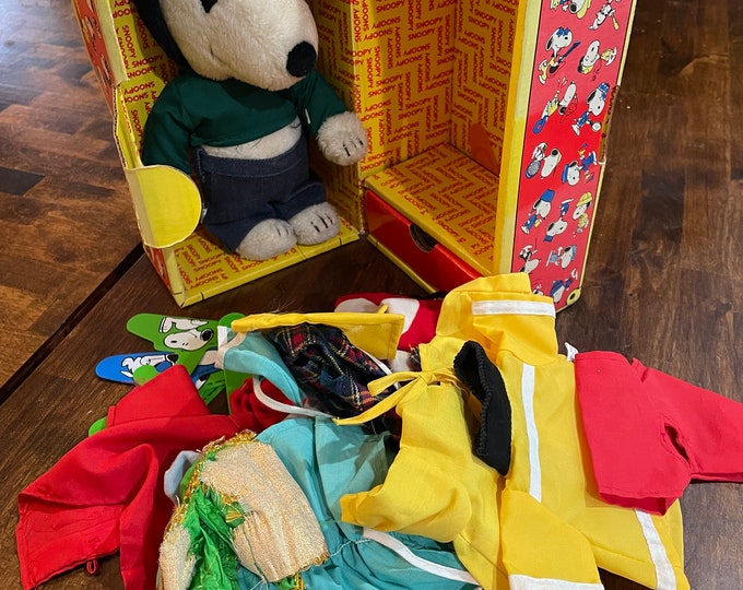 1965 Snoopy Wardrobe Trunk With Snoopy, Clothes and Hangers - Etsy
