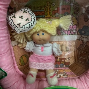 1983 Adorable Cabbage Patch Pin up Doll IOB HTF Susie Caryn and Her Toy ...