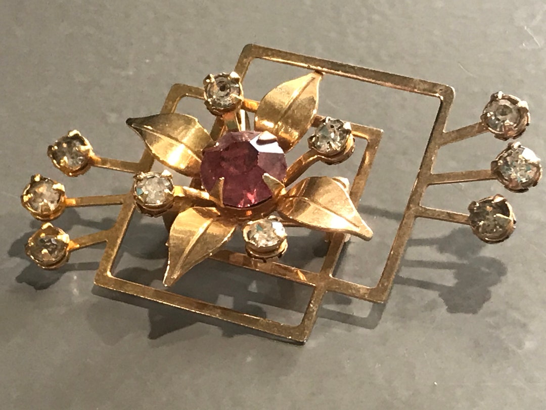 Vintage Art Deco Design Lapel Brooch or Pin - Etsy