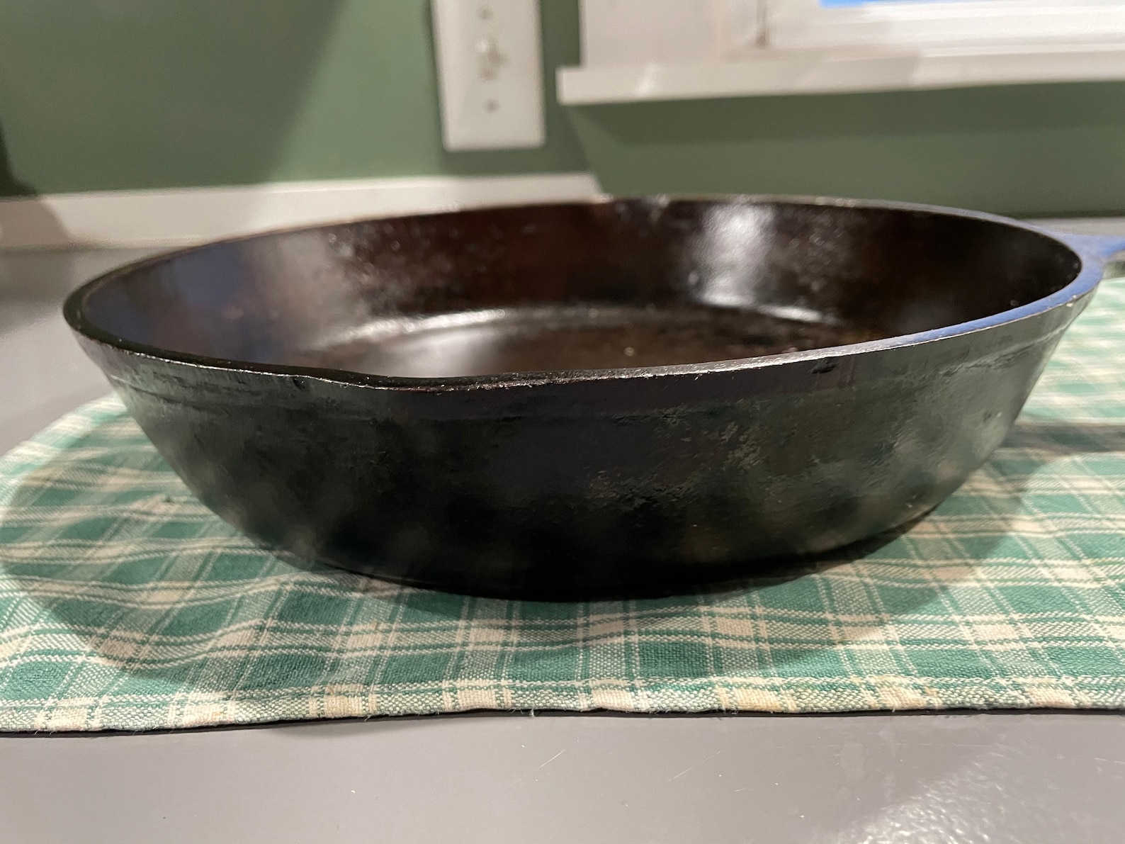 3 Notch Lodge SK No. 8 D Cast Iron Skillet W/ Heat Ring Made in USA ...