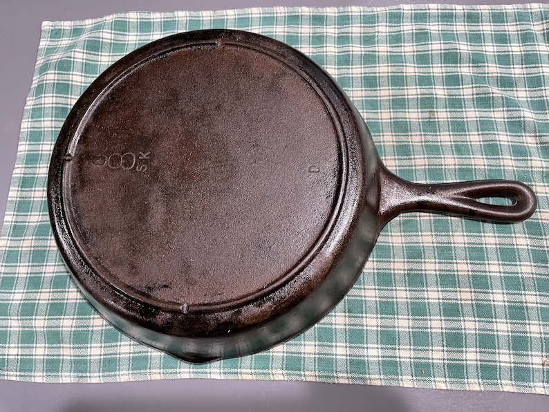 3 Notch Lodge SK No. 8 D Cast Iron Skillet W/ Heat Ring Made in USA ...