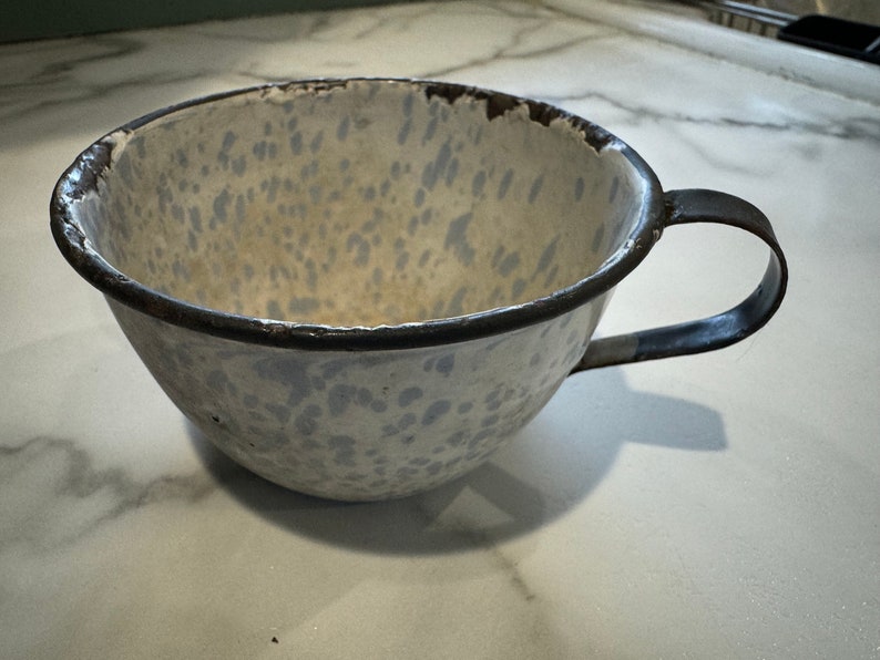 1930's Large White and Blue Spotted Graniteware Splatterware Enamelware ...