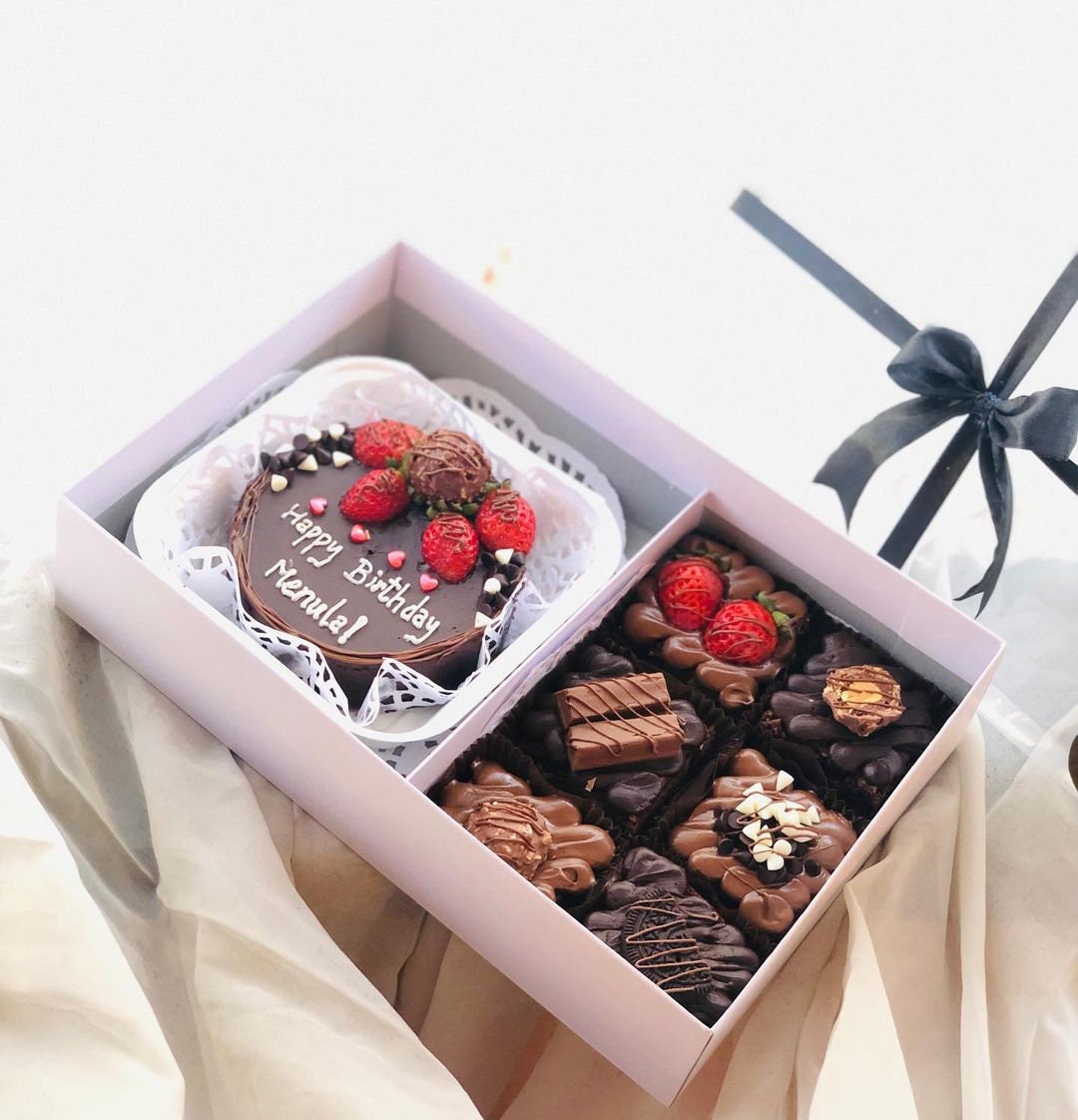 Personalised Bento Brownie Cake Treat Box for Any Celebrations / Brownie Gift - Etsy UK