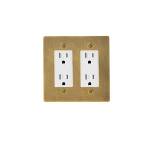 Aged Brass Wall Outlet Cover With 15A Receptacle, USB-C & GFCI ...