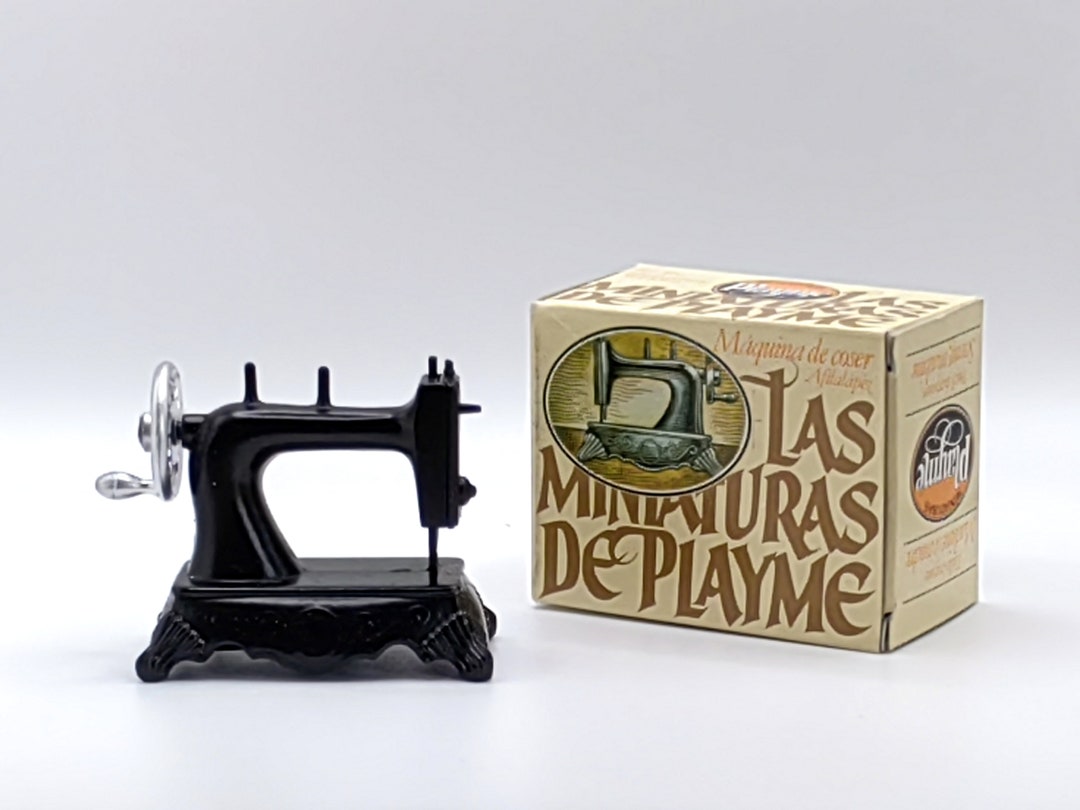 Vintage Singer Sewing Machine Pencil Sharpener: Black Metal Diecast ...