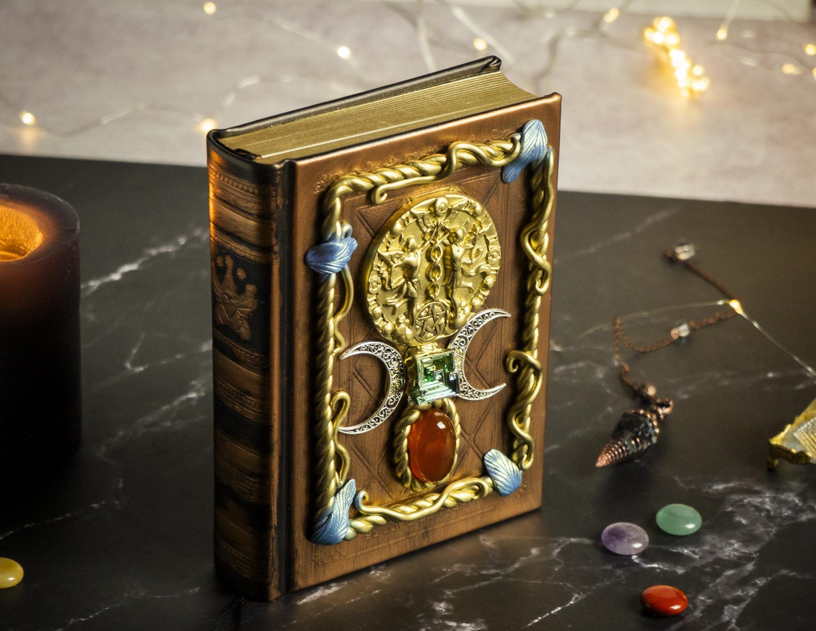 Golden Witchcraft Spell Book Notebook, Blank Spell Book, Vintage Magic ...