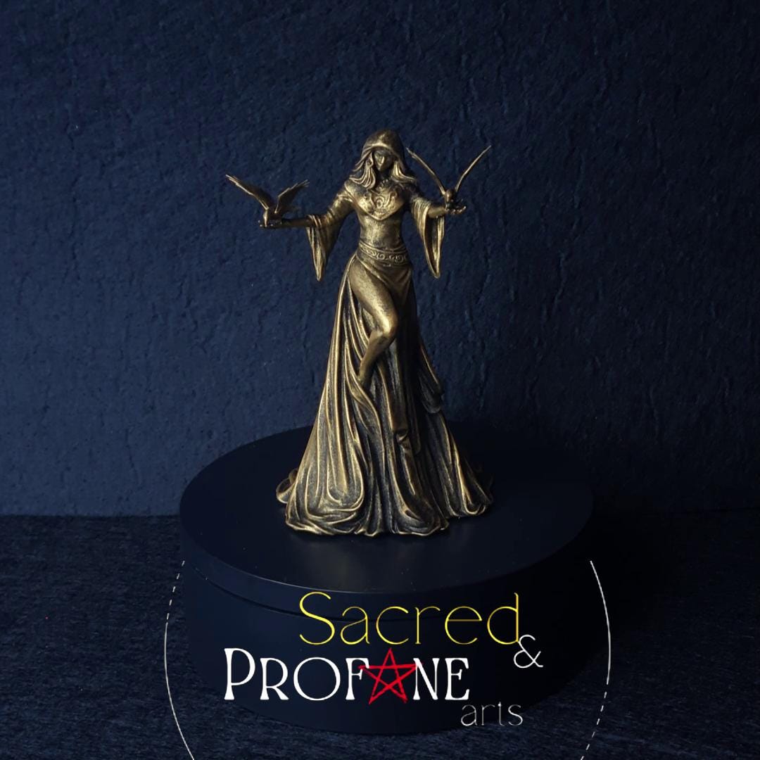 MORRIGAN Celtic Goddess Statue - Pagan Altar Figurine - Gothic Home ...