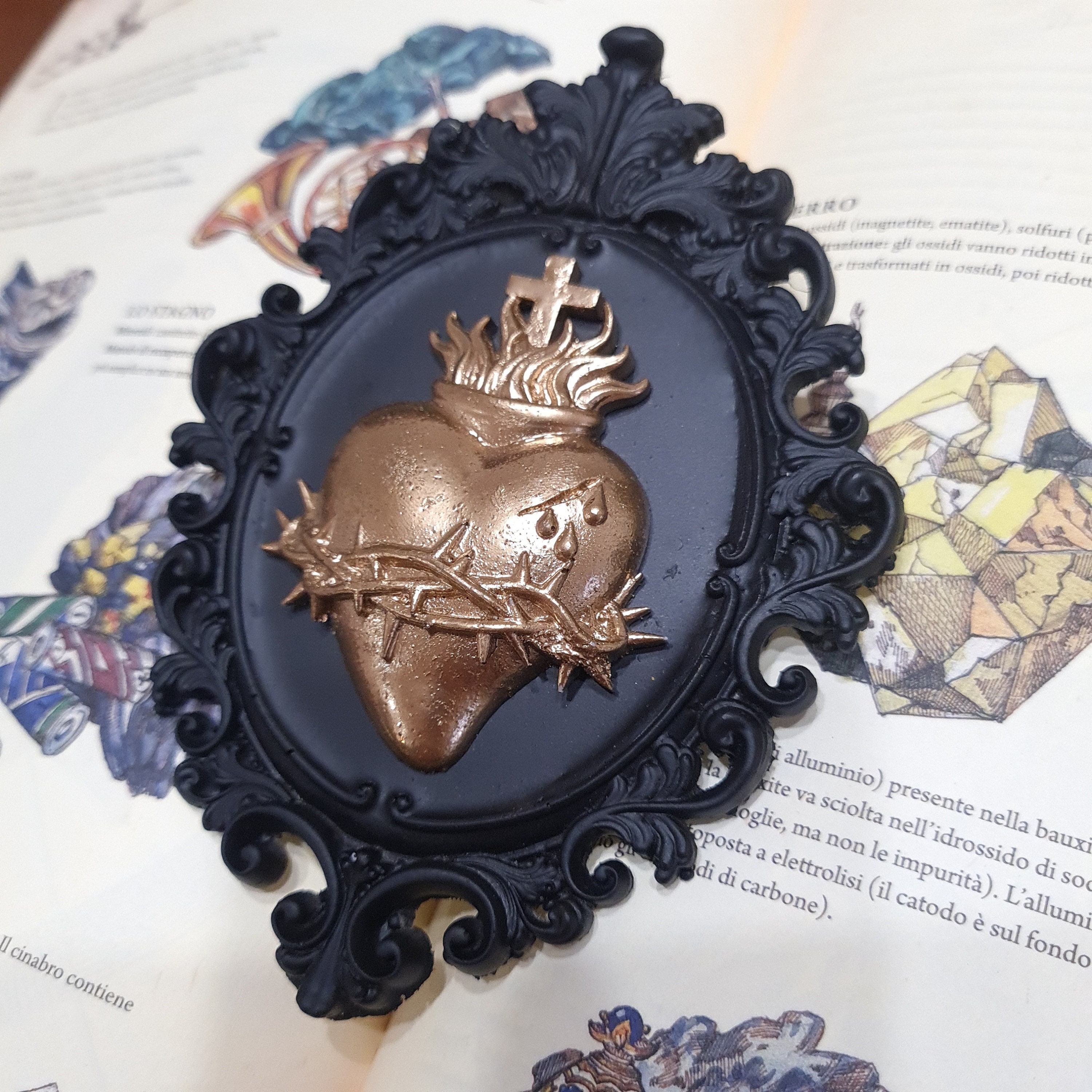 Sacred Heart - Wall Decoration - 3D Frame - Ex Voto - Gothic Wall ...