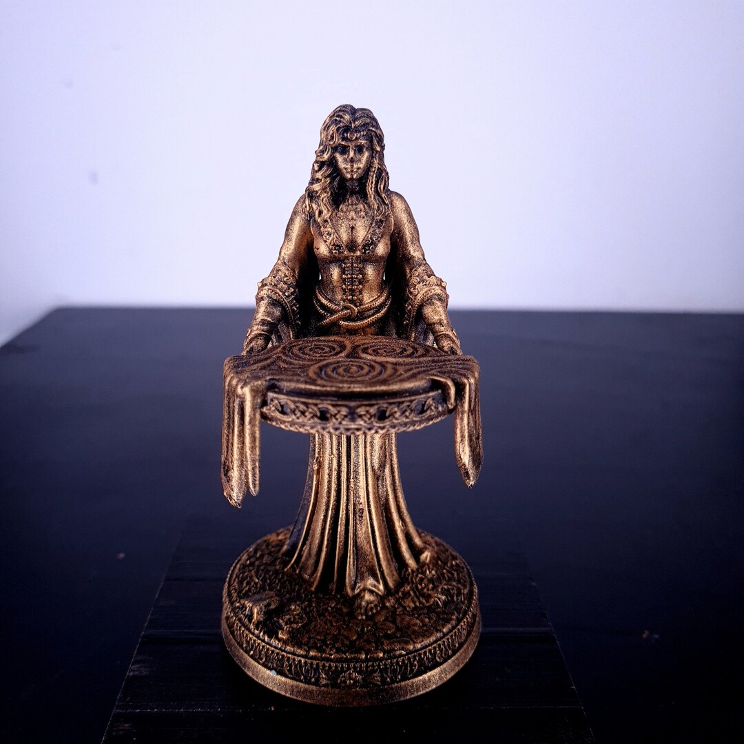 DANU Statue Decoration Celtic Mythology Mother Goddess Triskelion ...