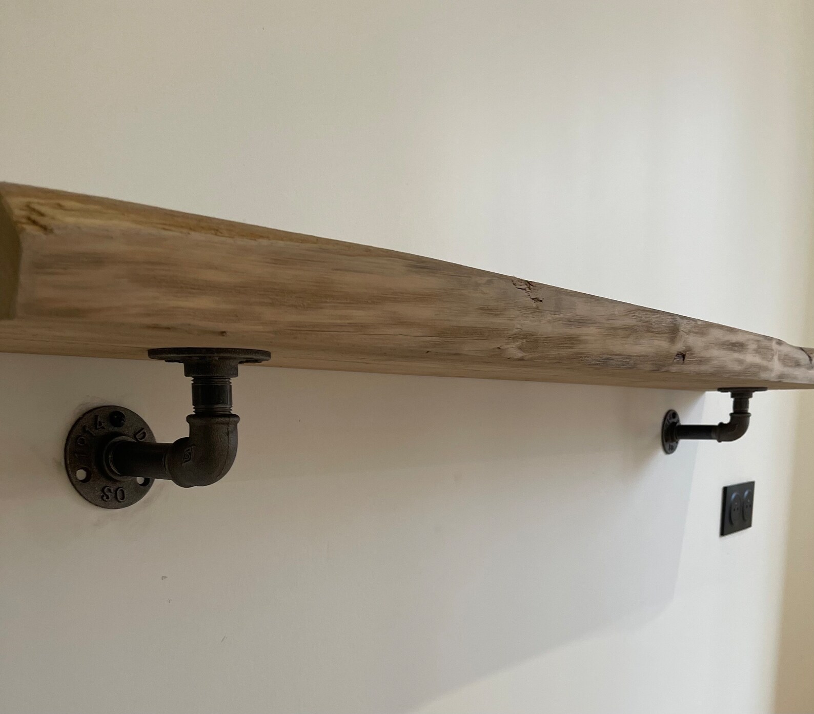 Robust and Elegant Industrial Style Cast Iron Shelf Support Set ...