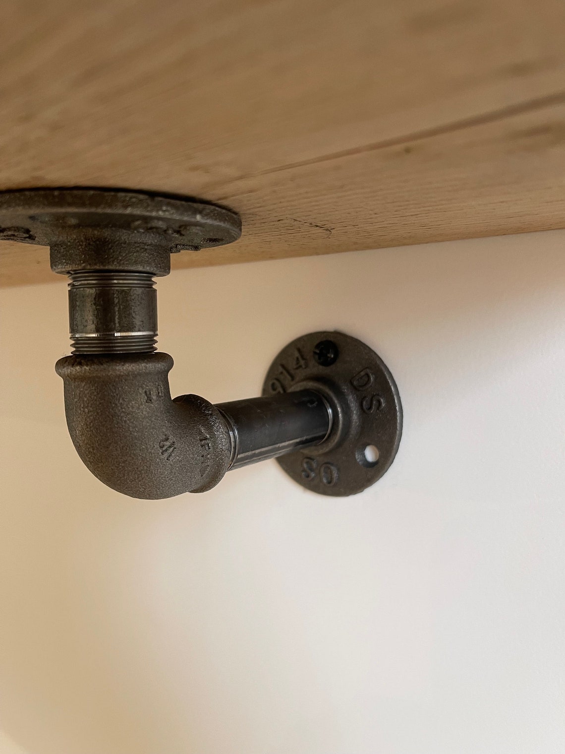 Robust and Elegant Industrial Style Cast Iron Shelf Support Set ...