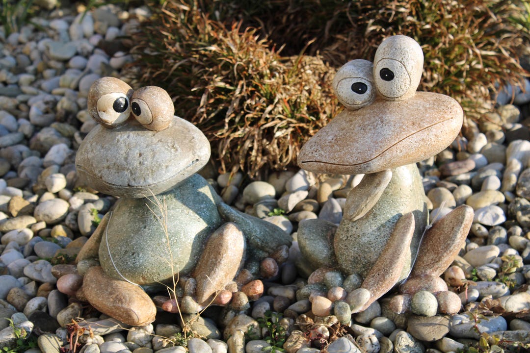 Großer Frosch in Steinoptik, aus Polyresin, in 2 Ausführungen ...