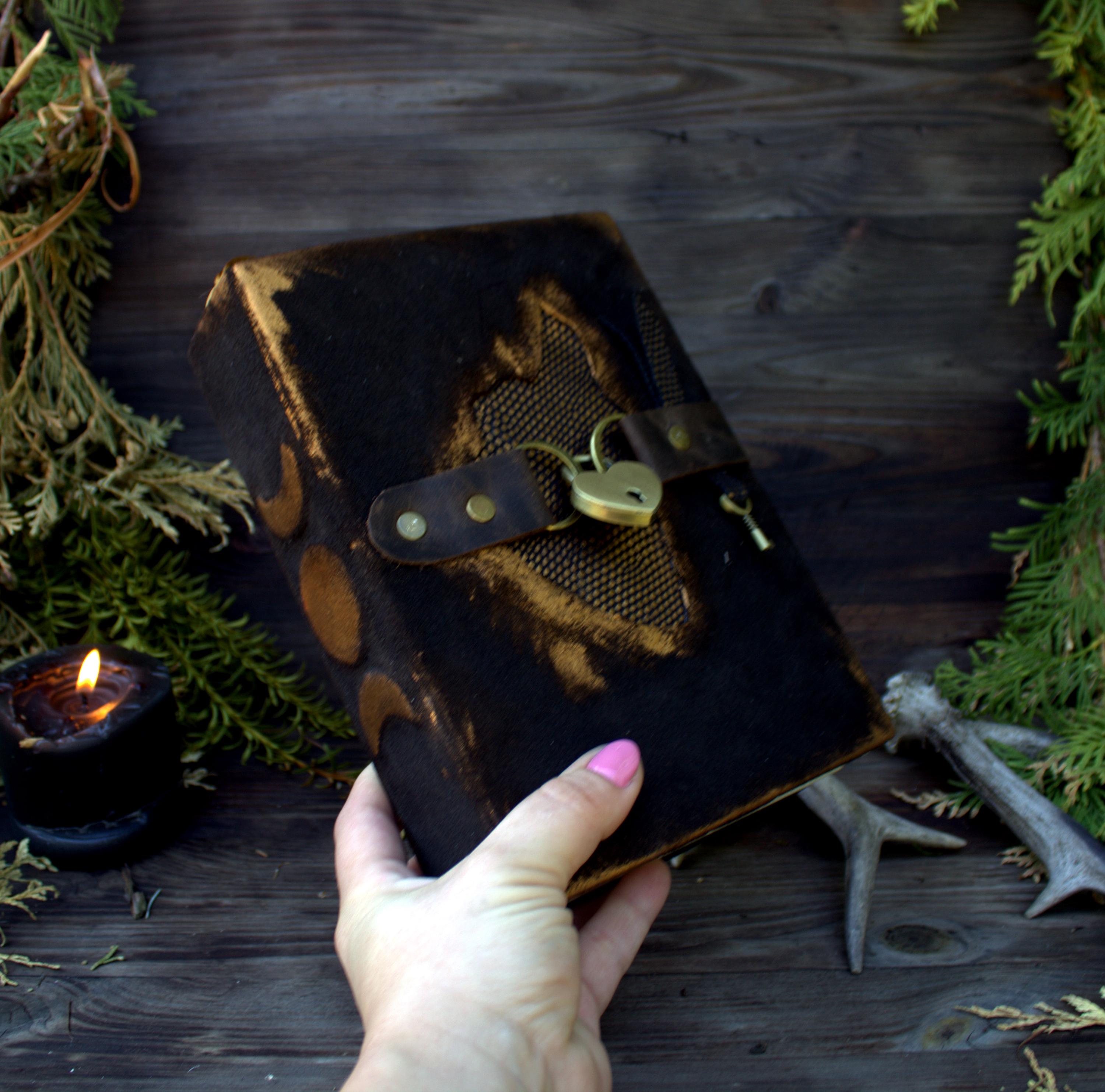 Locking Leather Grimoire Journal, Book of Shadows, Antique Style - Etsy