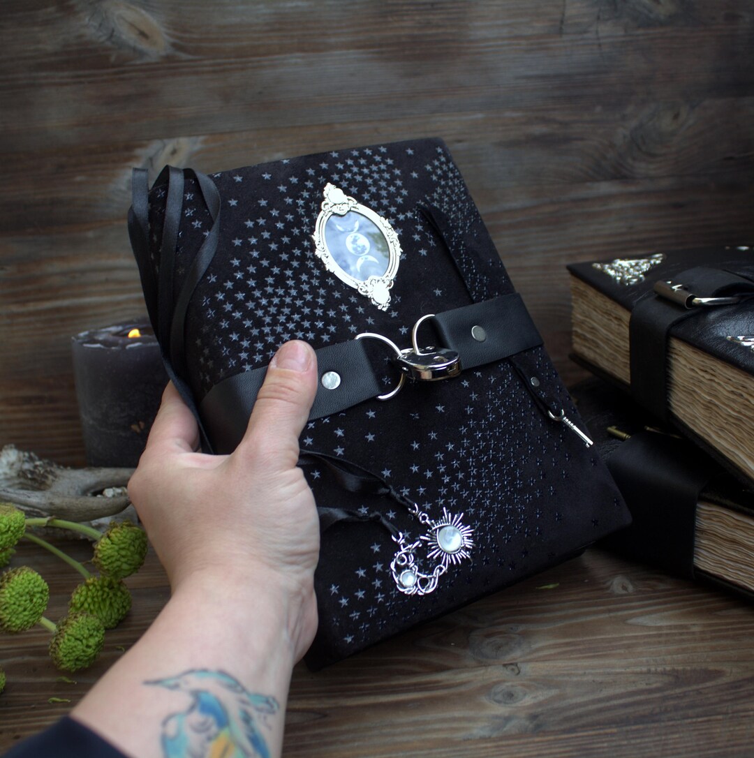 Handmade Leather Grimoire With Lock and Key, Witchcraft Journal - Etsy