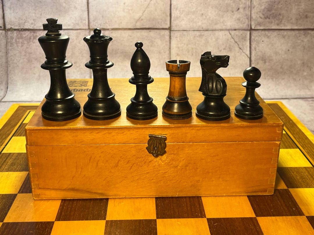 Germany Chess Set With Weights in Chess Box 60s Vintage in Good ...