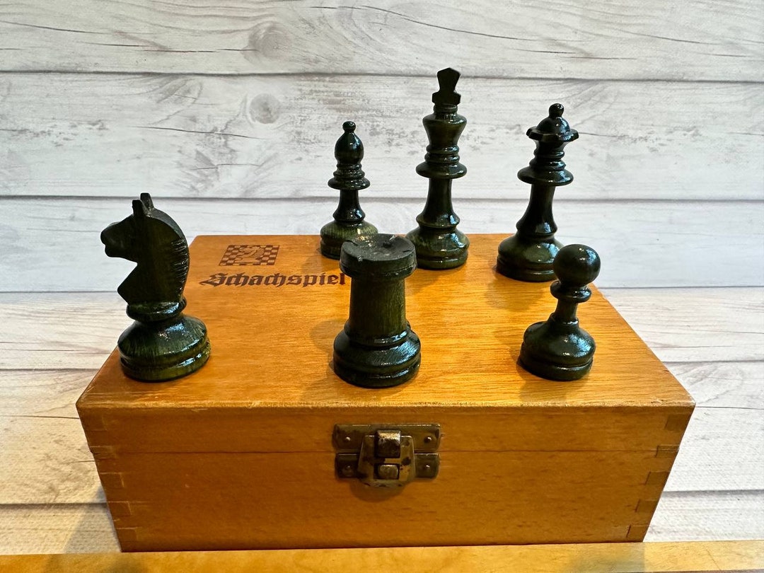 Green Germany Chess Set in Box 80s Vintage in Good Condition. Great ...