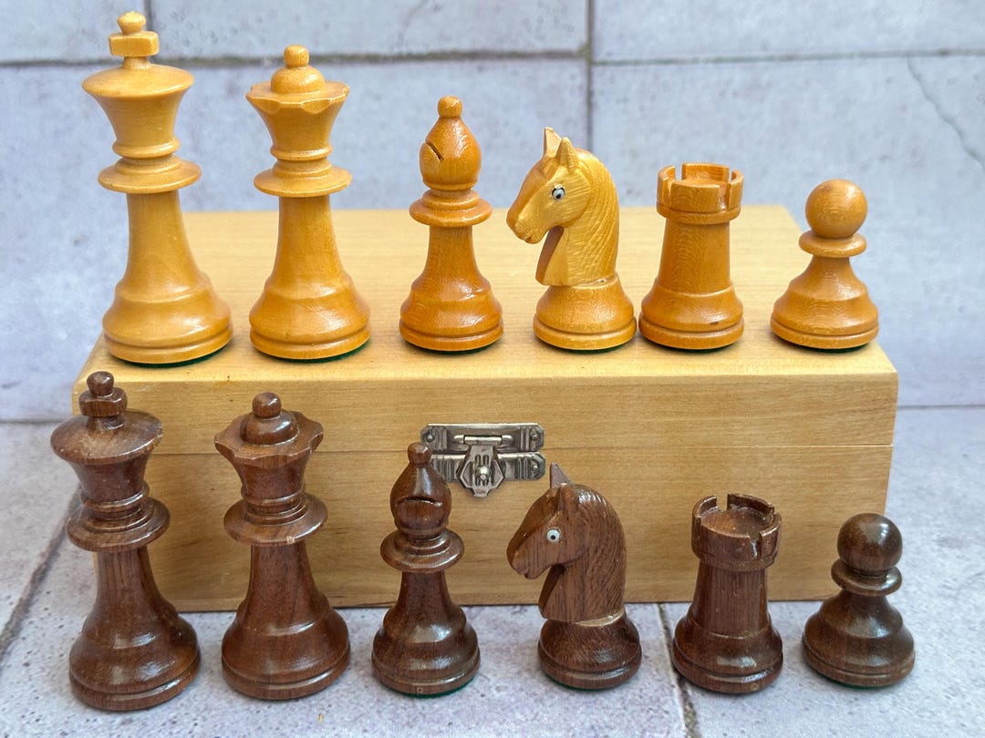 German Chess Set Knights With Eyes. Great Gift for Mens, Chess Lovers ...